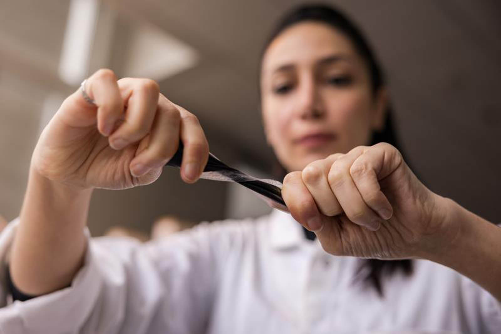 Scientists unveil a stretchy battery that’s also washable - Textile ...